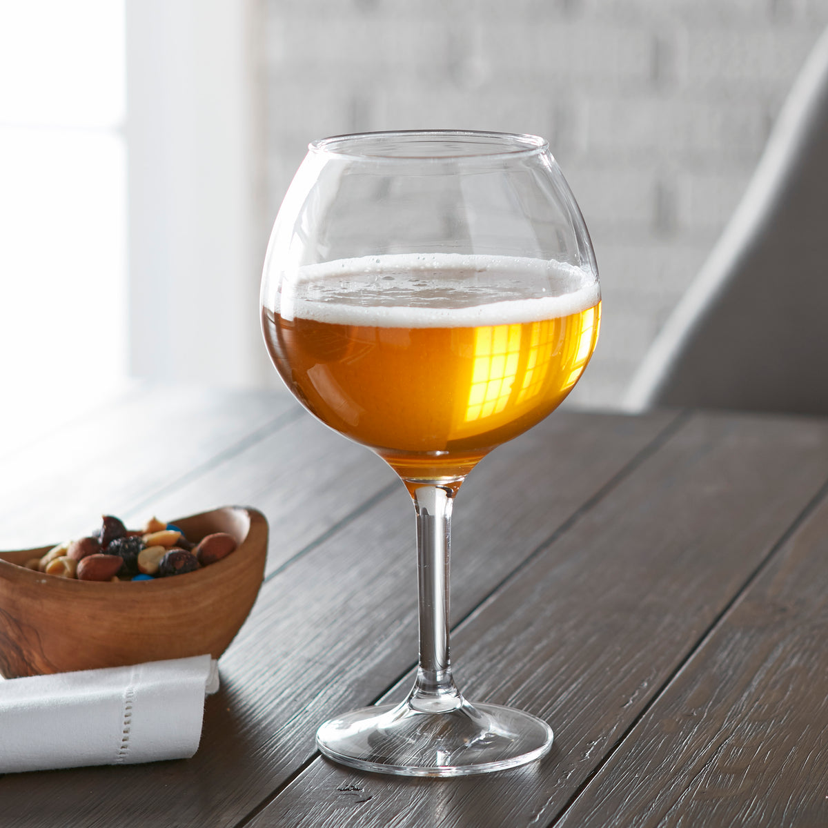 Acrylic 22-Oz Wine Goblet – Clear Home Decor